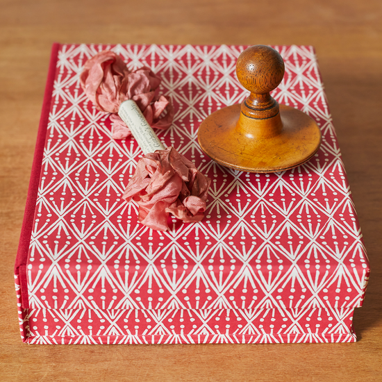 Selvedge& Cambridge Imprint, Haberdashery Box (Assortment of Colours A ...