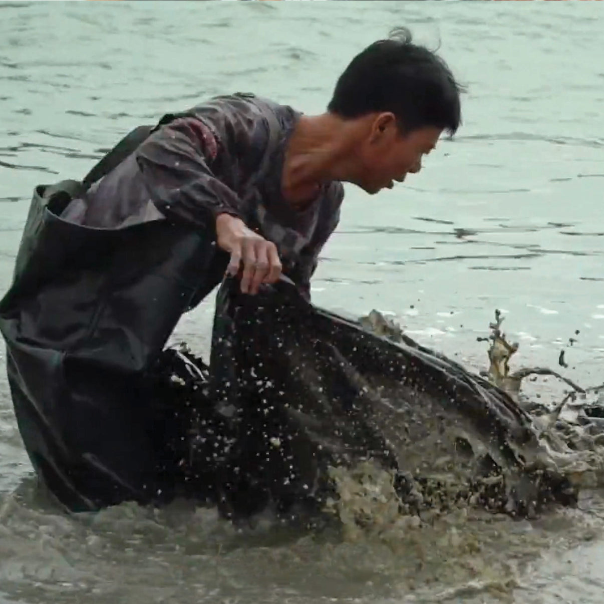 Learn About Chinese Mud Silk History, Process & Design – Selvedge Magazine